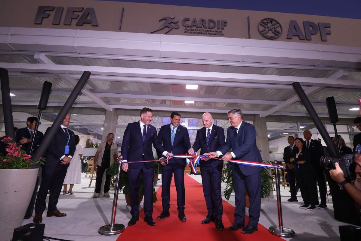 FIFA, Conmebol y APF inauguran pabellón social para jóvenes futbolistas ...
