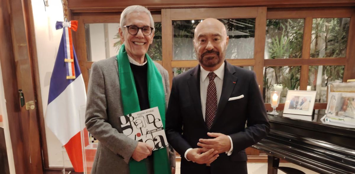 José Daniel Nasta lanzó su obra “Pequeñas historias que hacen grande la ...